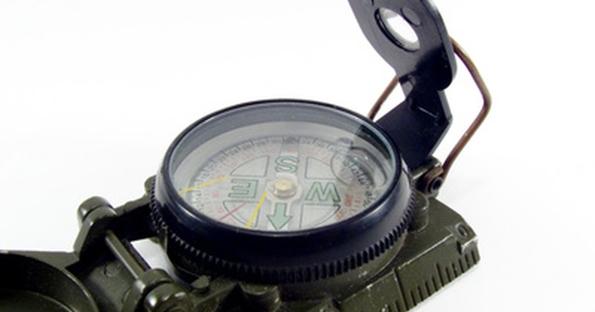 Directions On How To Use A Lensatic Compass EHow UK directions-on-how-to-use-a-lensatic-compass-ehow-uk